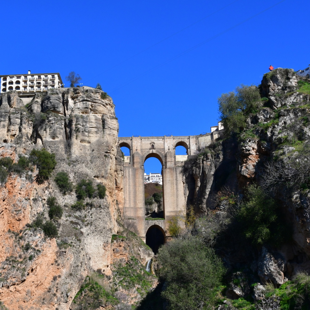 Breathtaking bridge (Ronda) - Sailing Fabule